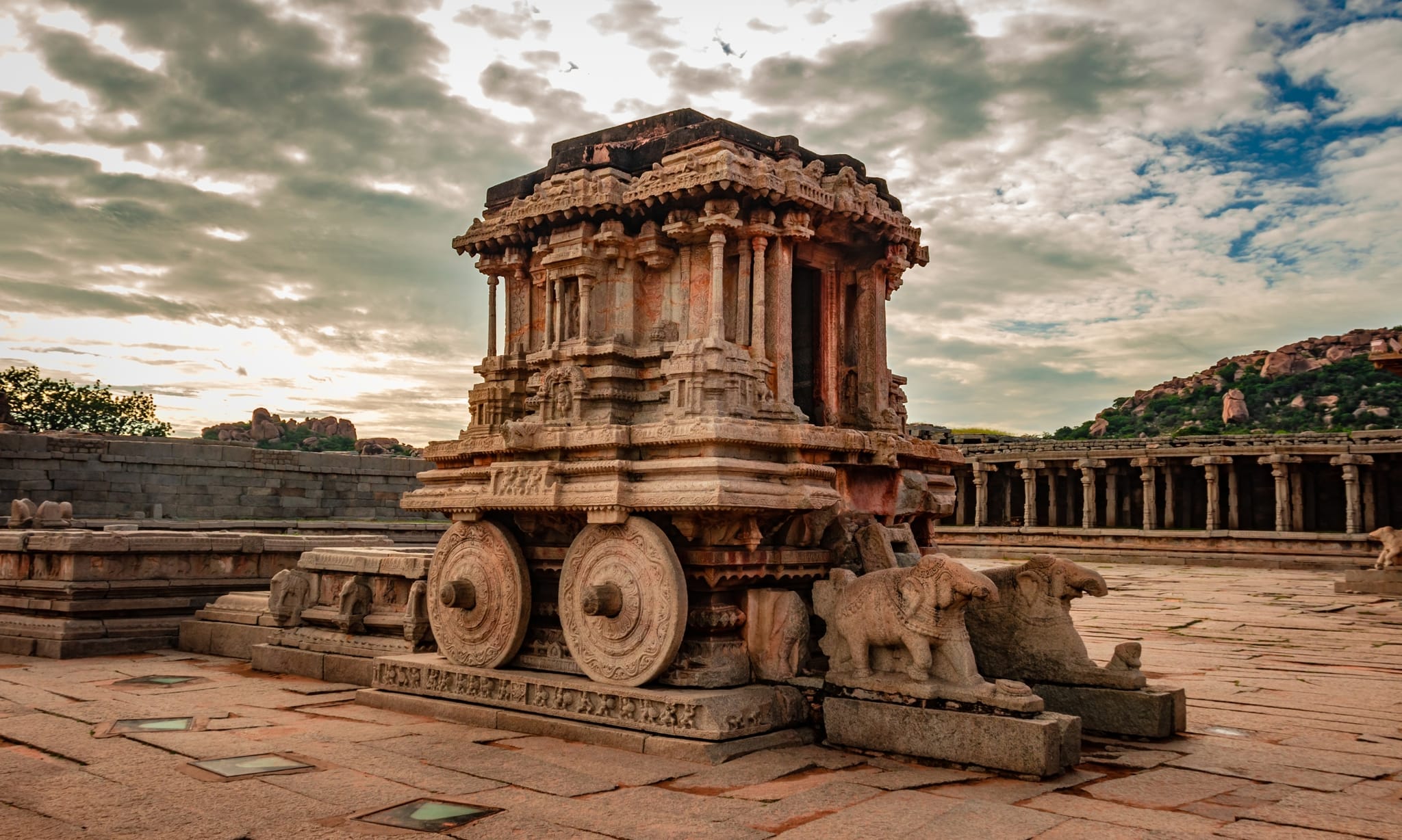 Hampi Gokarna Honnavar Murudeshwar Tour Package
